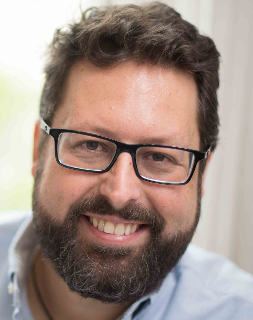Cesar Sanchez – Medium