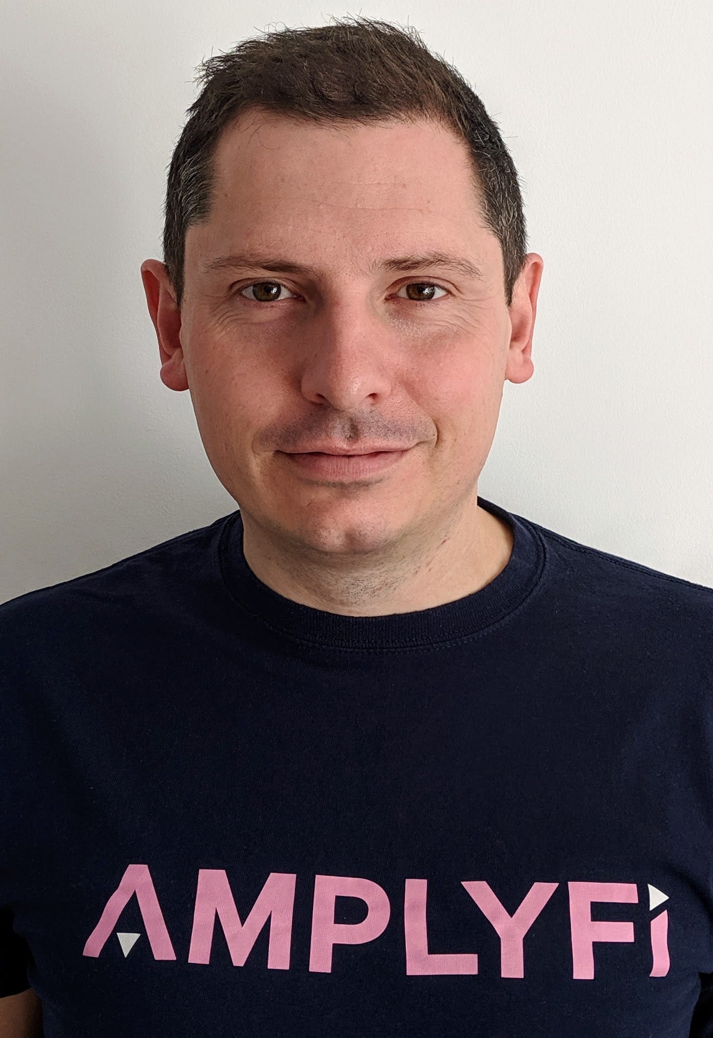Ant Murphy – Medium