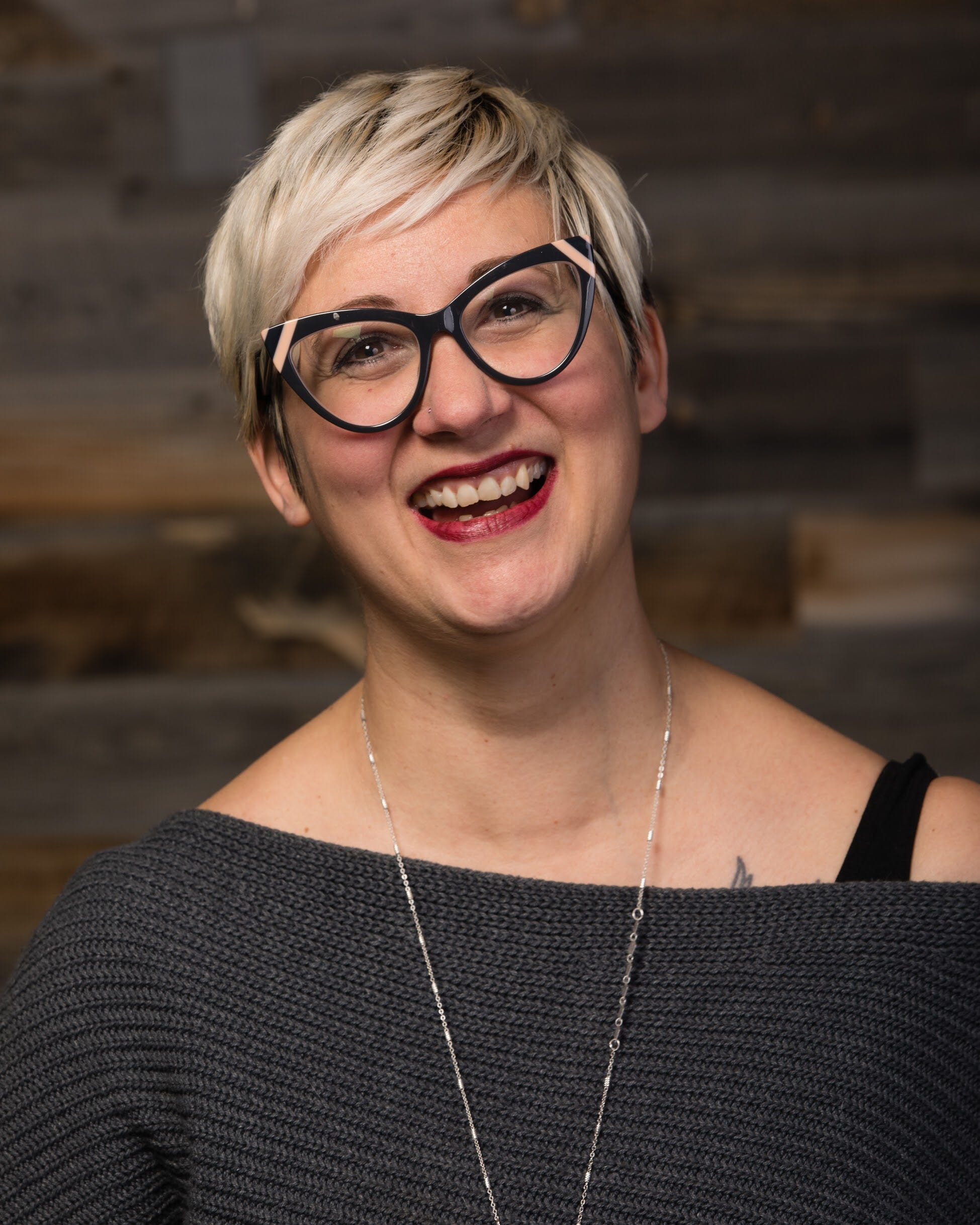 Jodi Shelley – Medium