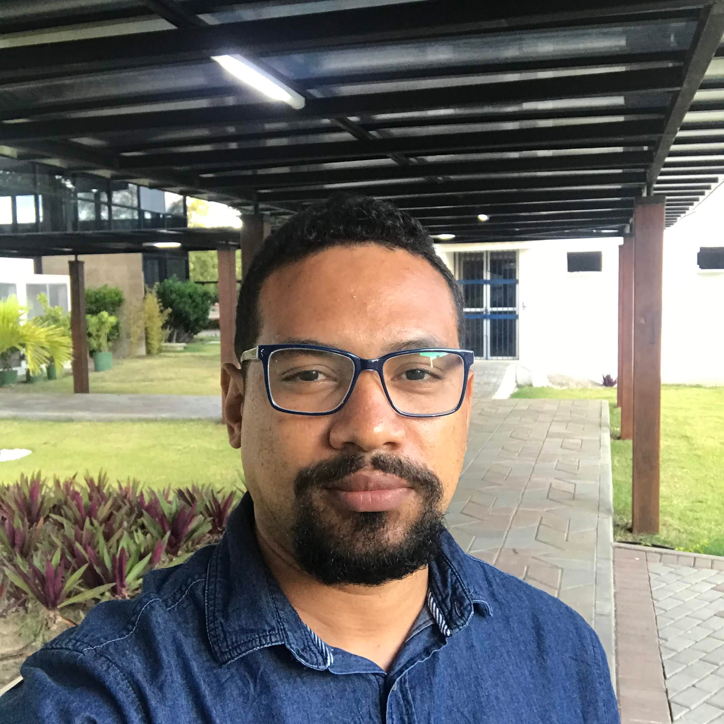 Carlos Henrique De Oliveira – Medium