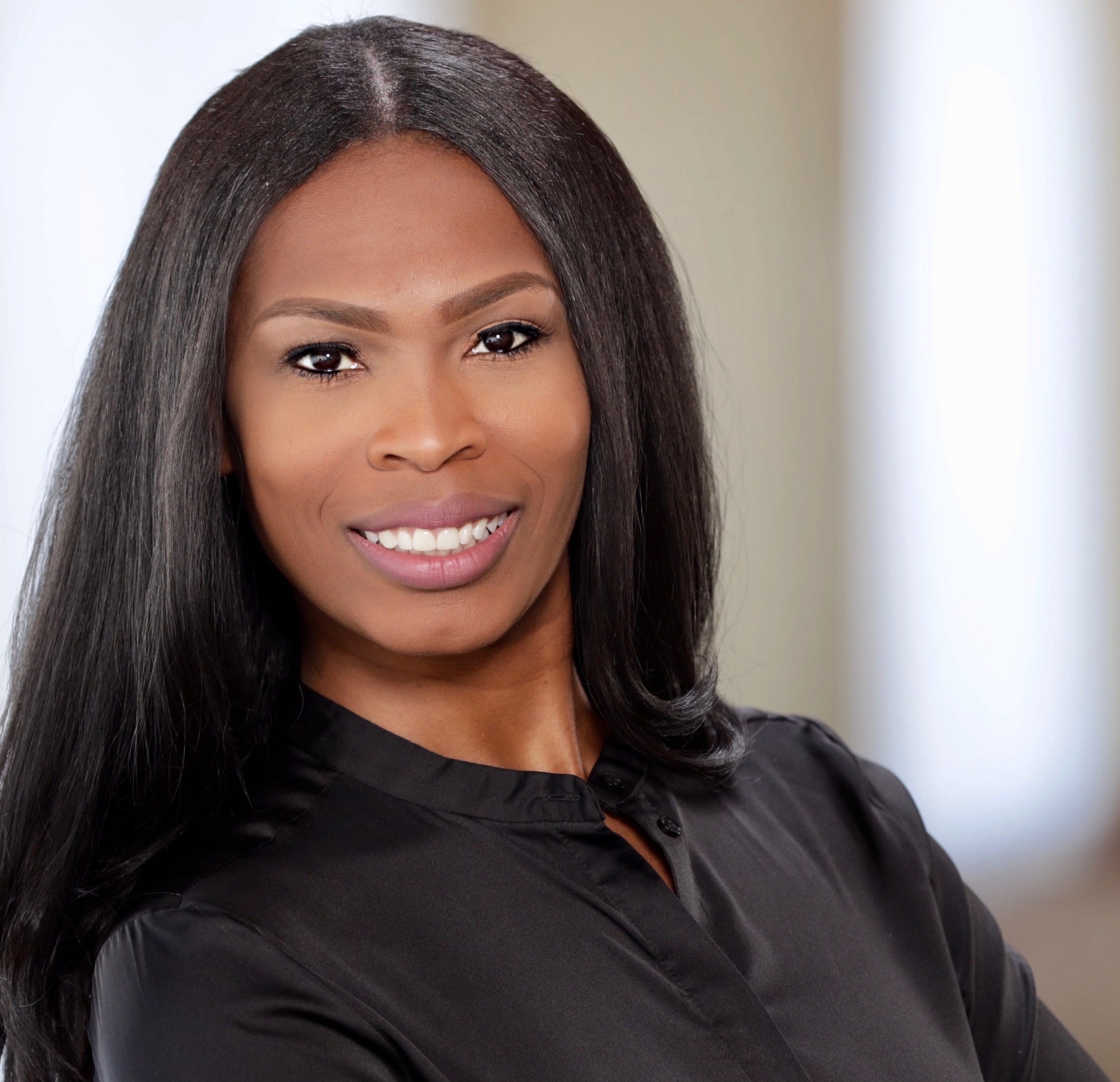 Anesha Sanders – Medium