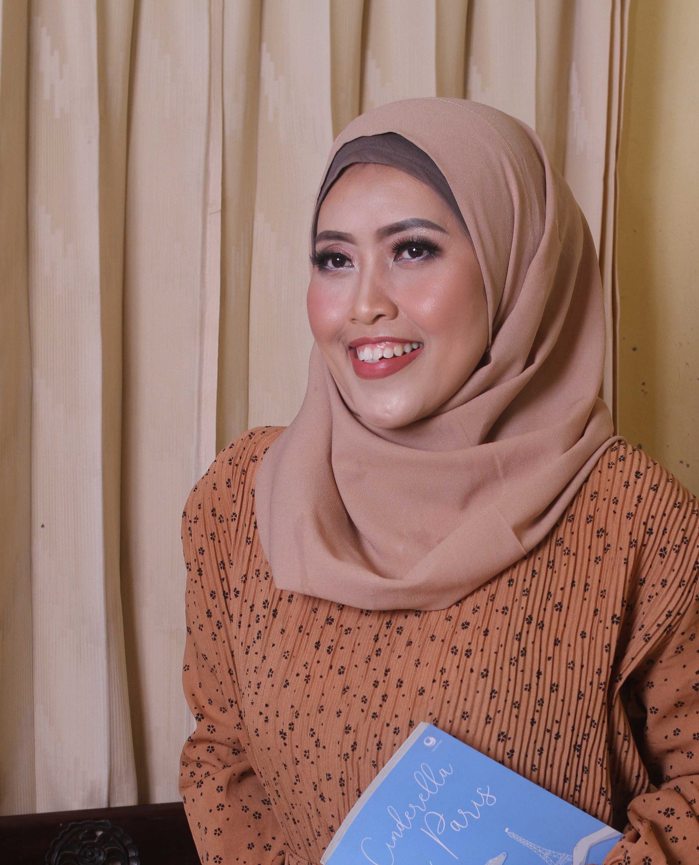 Sari Musdar – Medium