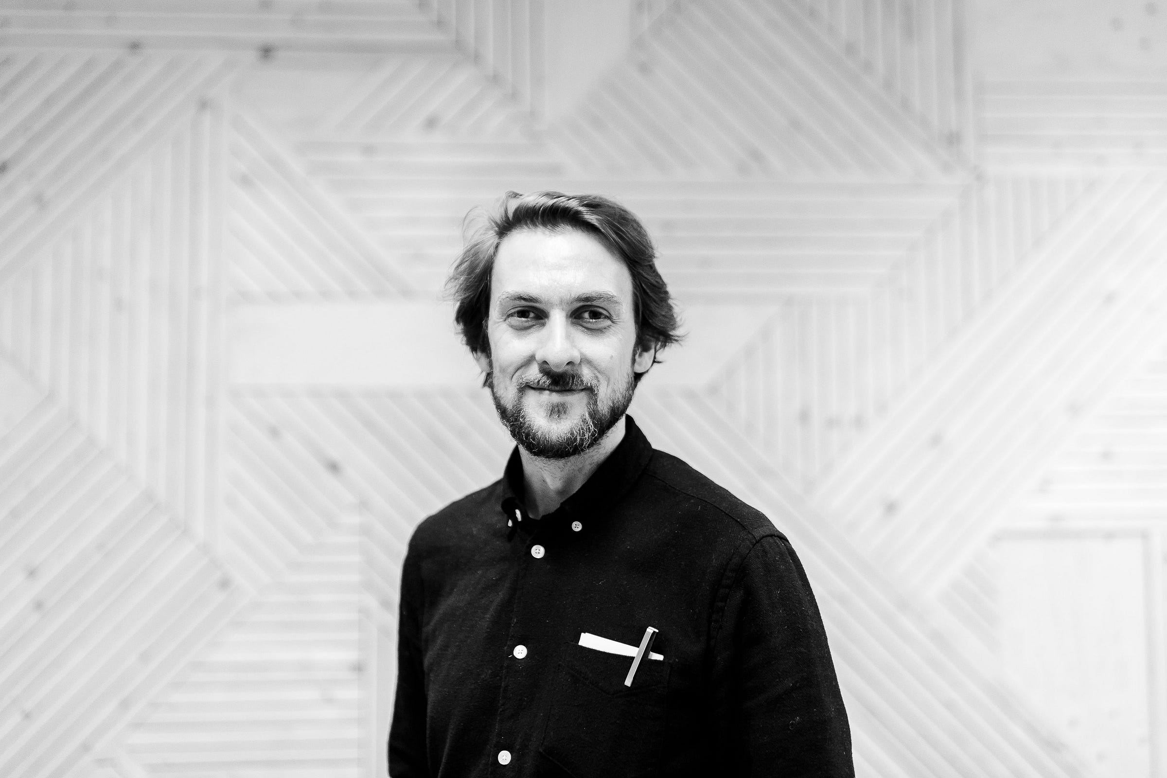 Alex Charlton – Medium