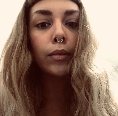 Kat Guzmán – Medium