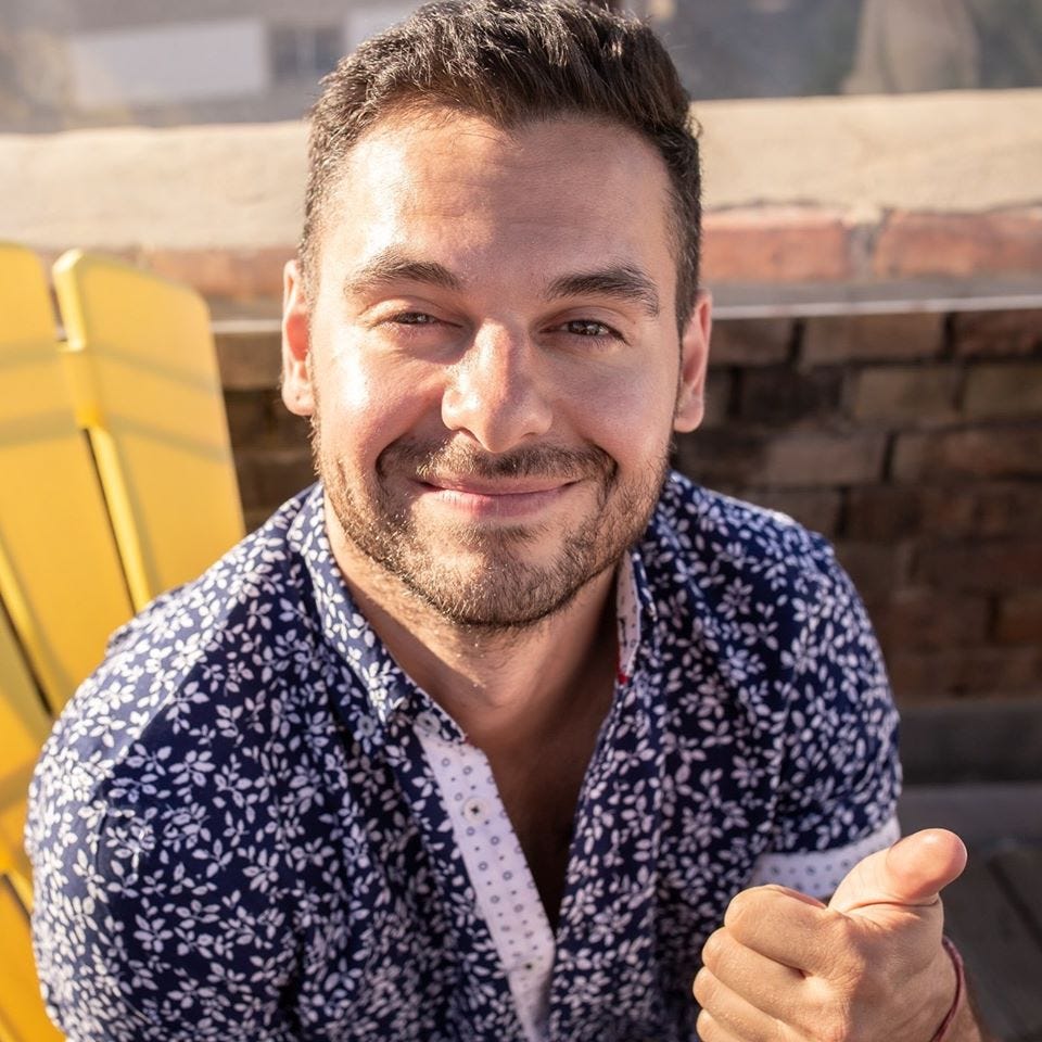Ian Canon – Medium