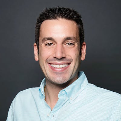 Peter Dedes – Medium