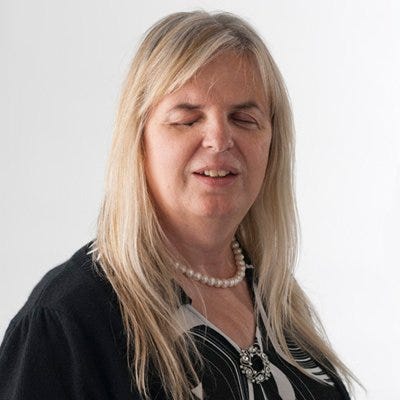 Emily Brothers – Medium