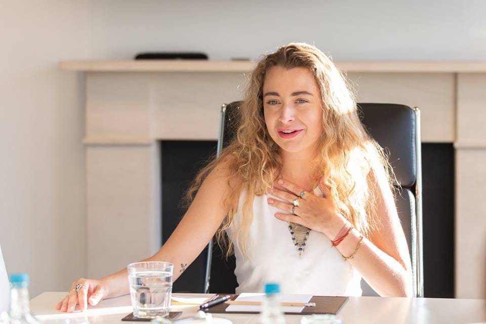 Alexandra Isenegger – Medium