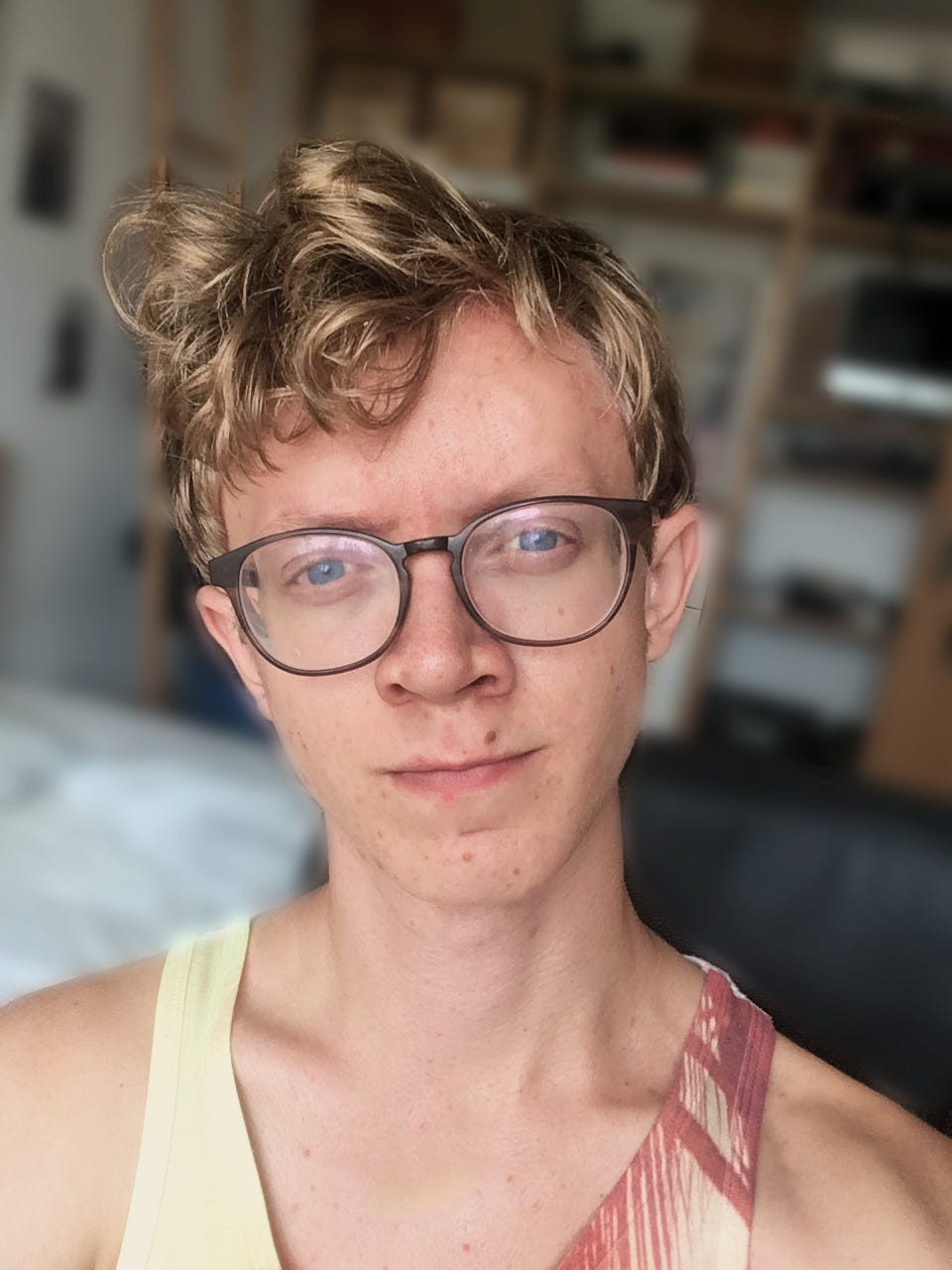 Martin Modrý – Medium