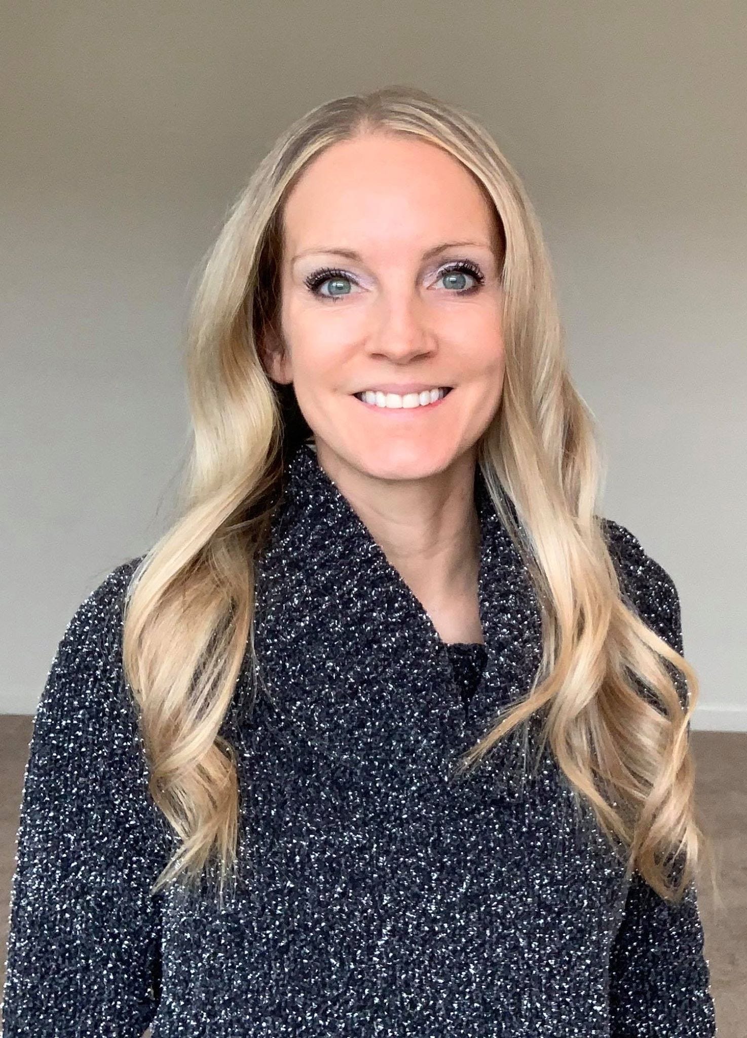 Ariel Selwyn – Medium