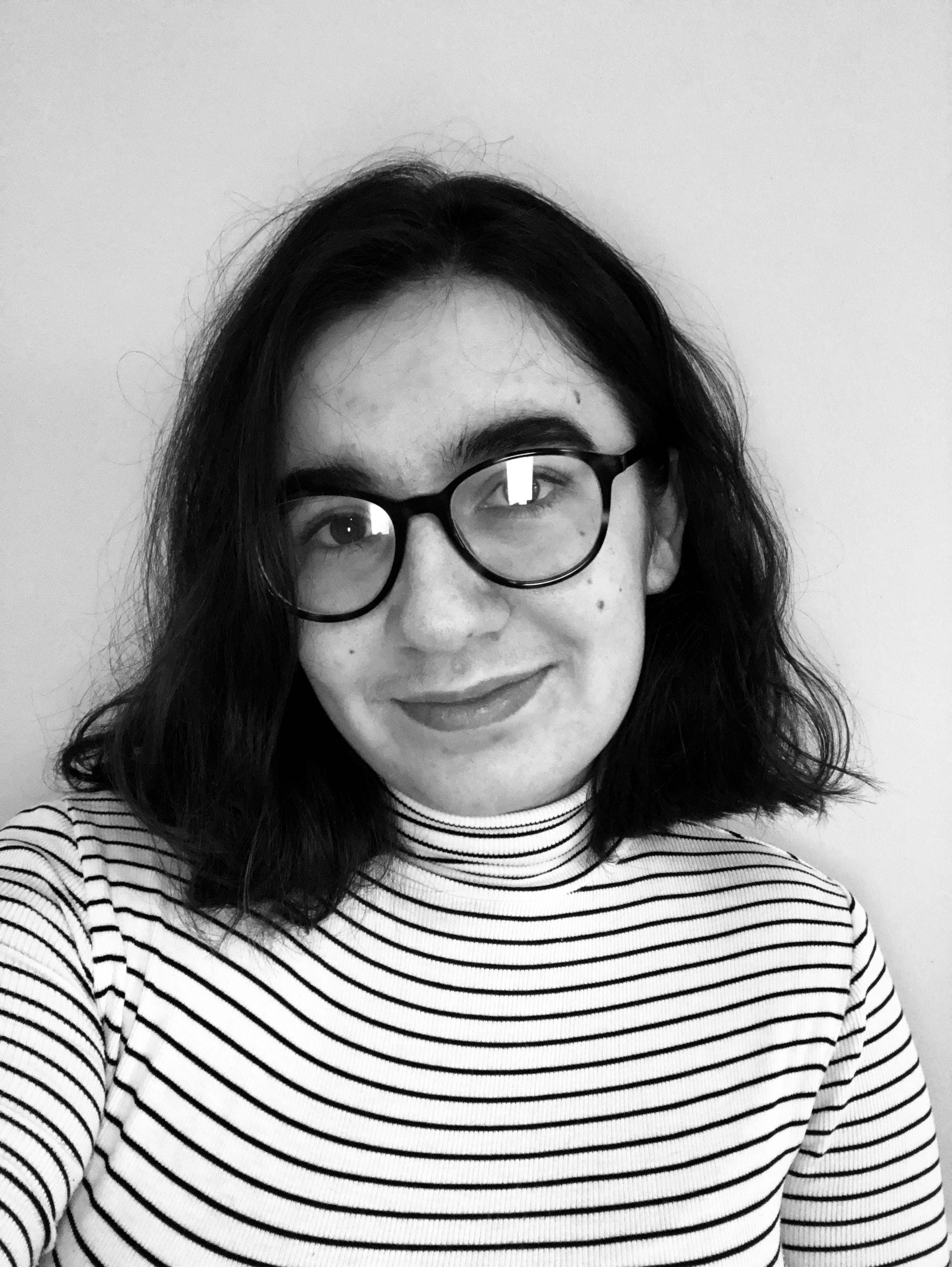 Leoni Elizabeth – Medium