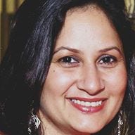 Neetii Maacker – Medium