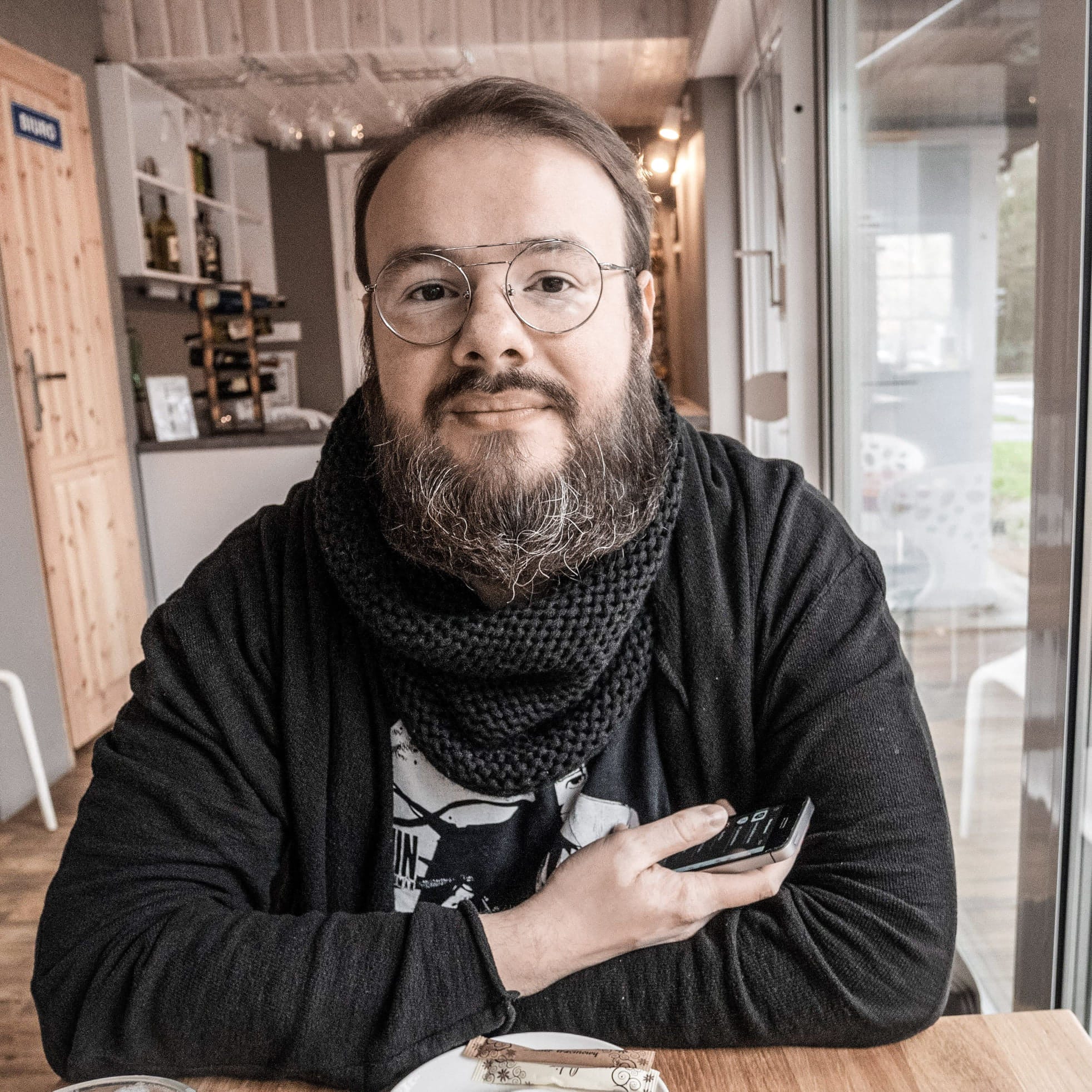 Artur Urbański – Medium