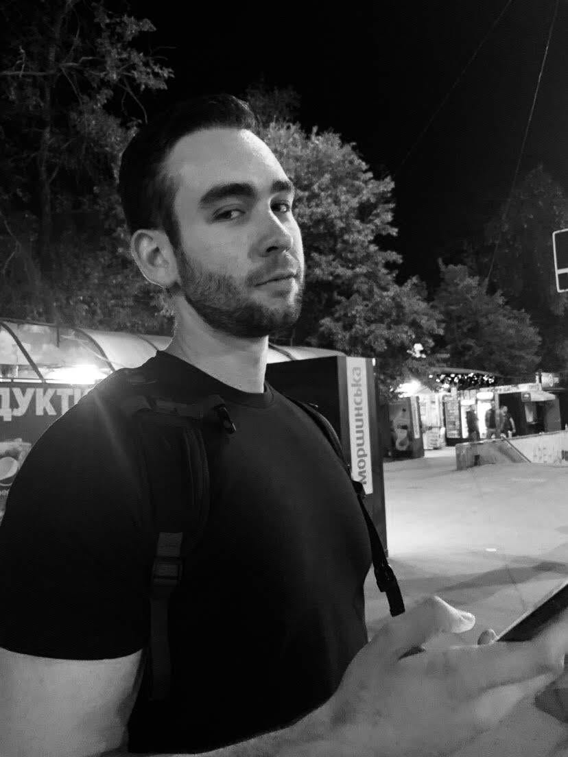 Kyle Hodgetts – Medium