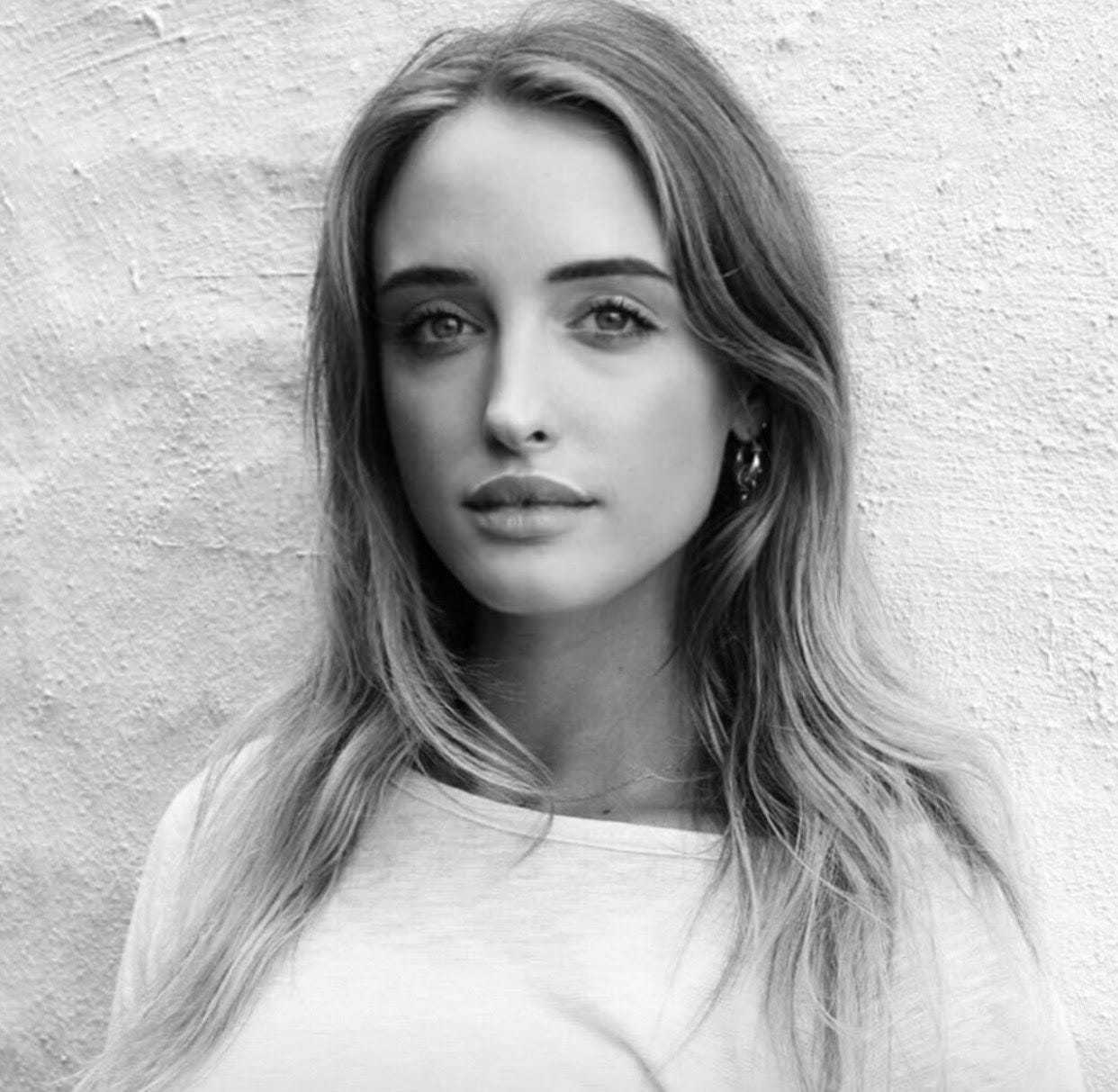 Amy Grenfell – Medium