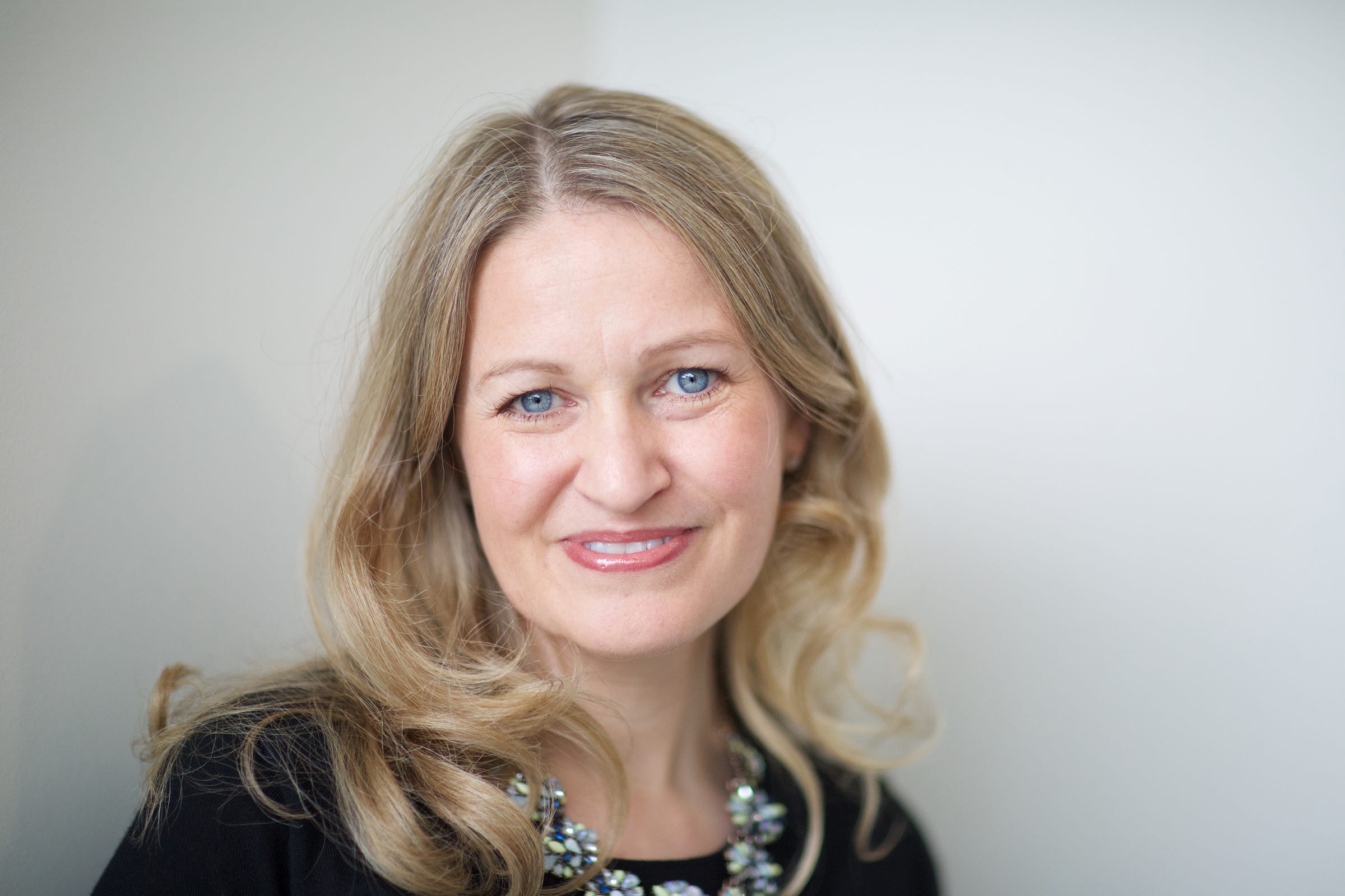 Isabel Fox – Medium