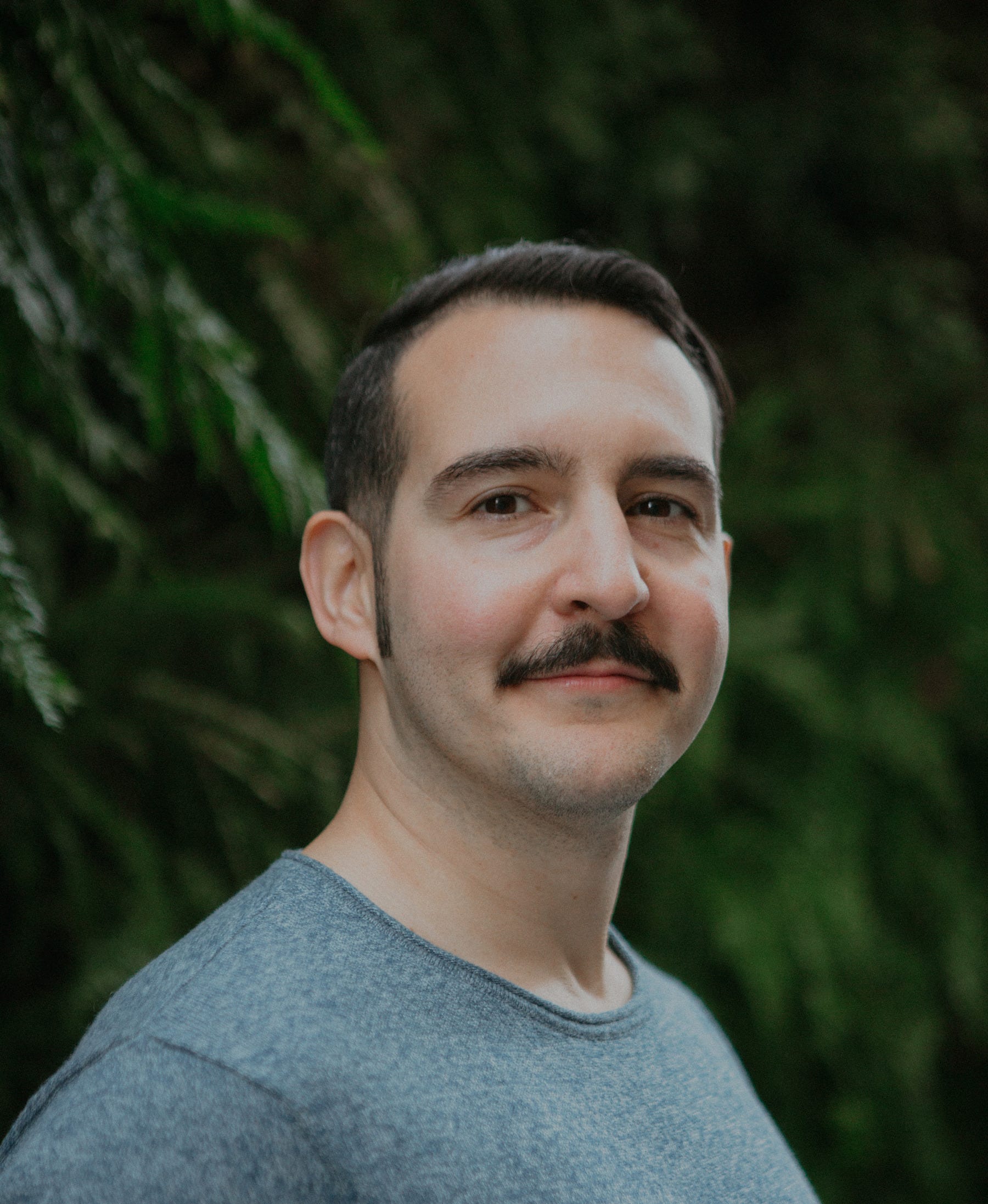 Edison Cruz – Medium