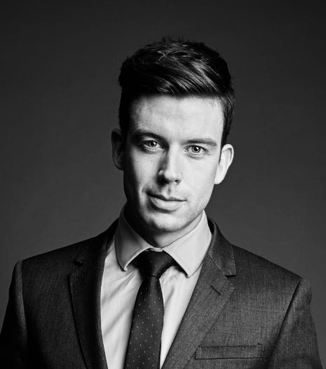 Adam Schnider – Medium