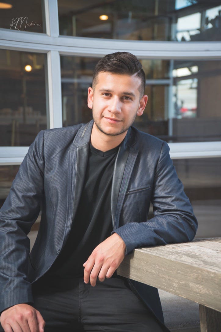 Nik Delgado – Medium