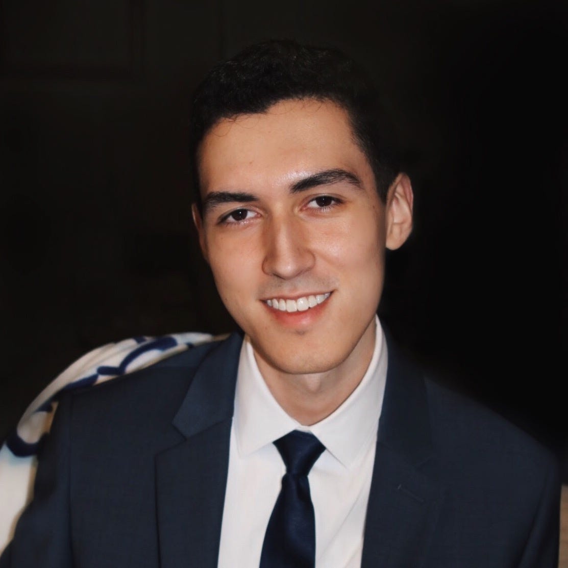 Adrian Garnica – Medium