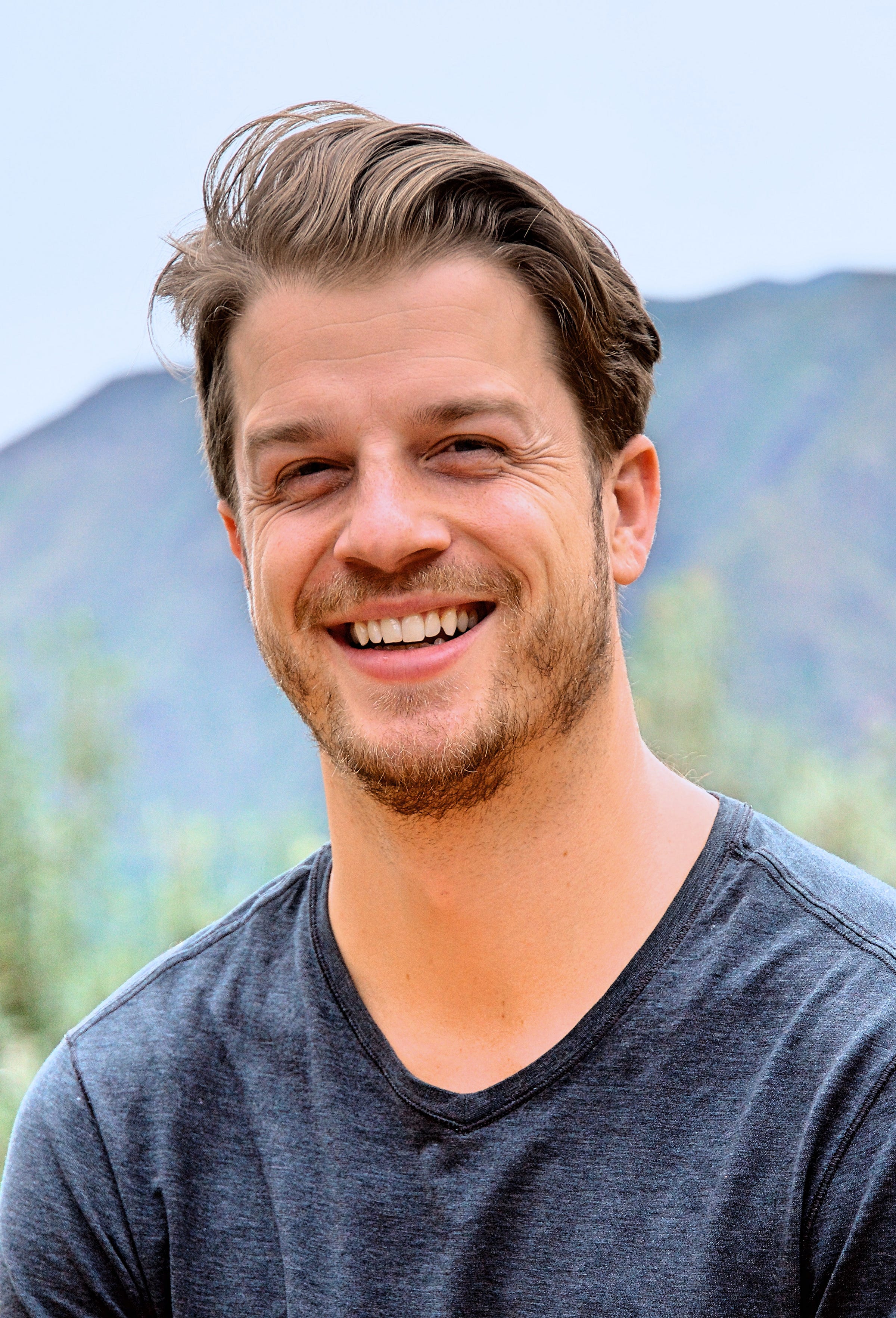 Zach Beach – Medium