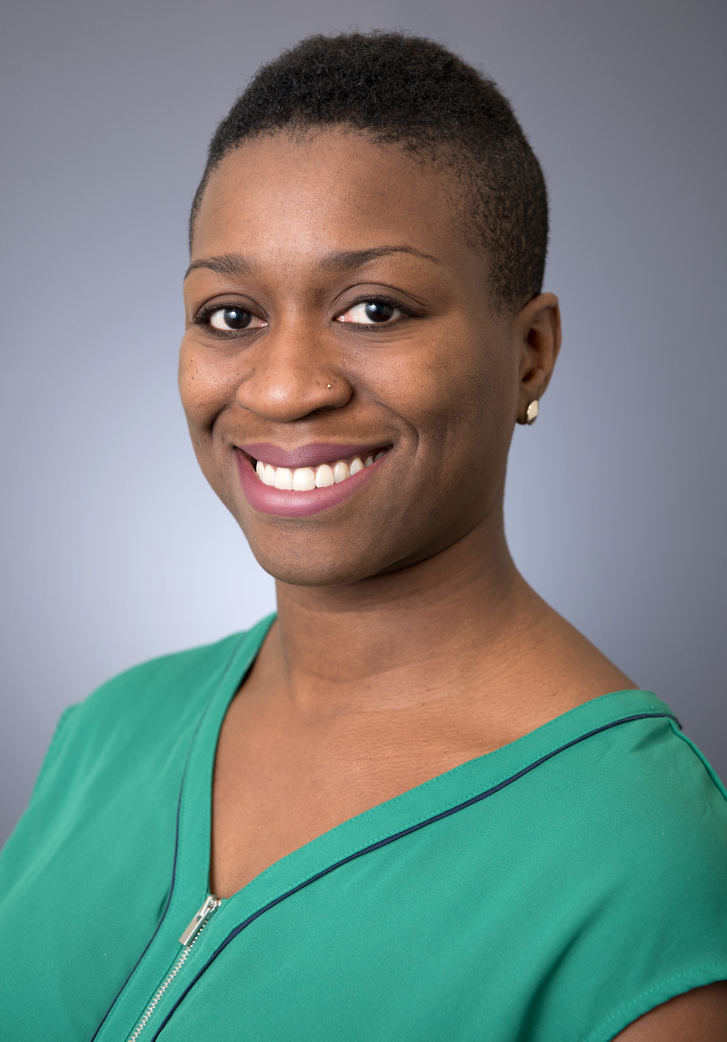 Nia Davis Sigona – Medium