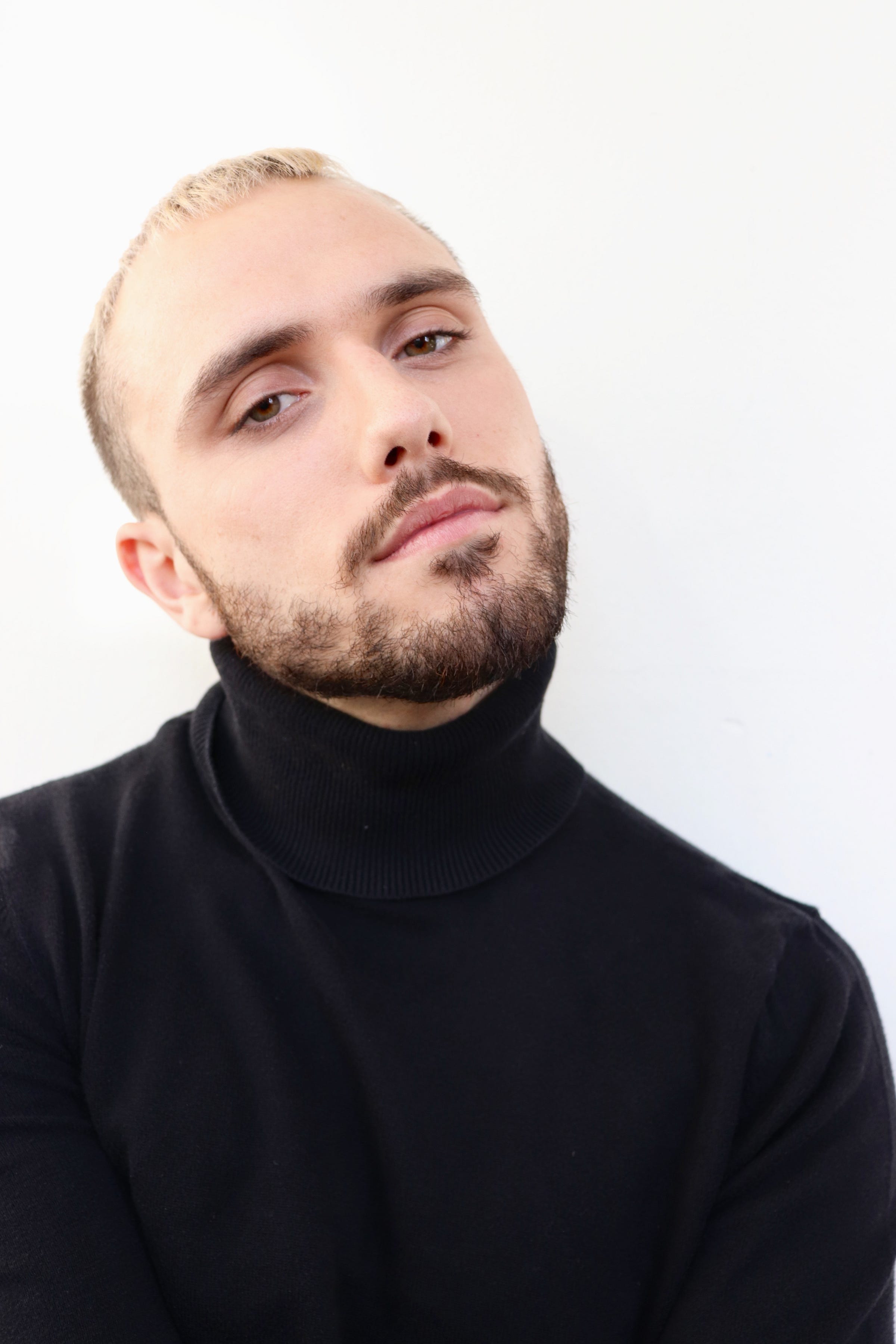 Sam Sferrazza – Medium