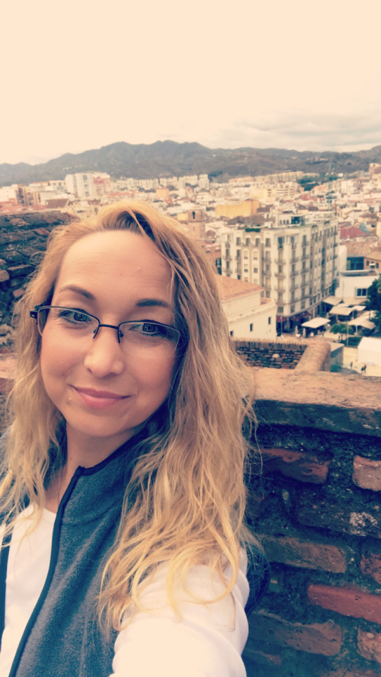 Alisa Avelar – Medium