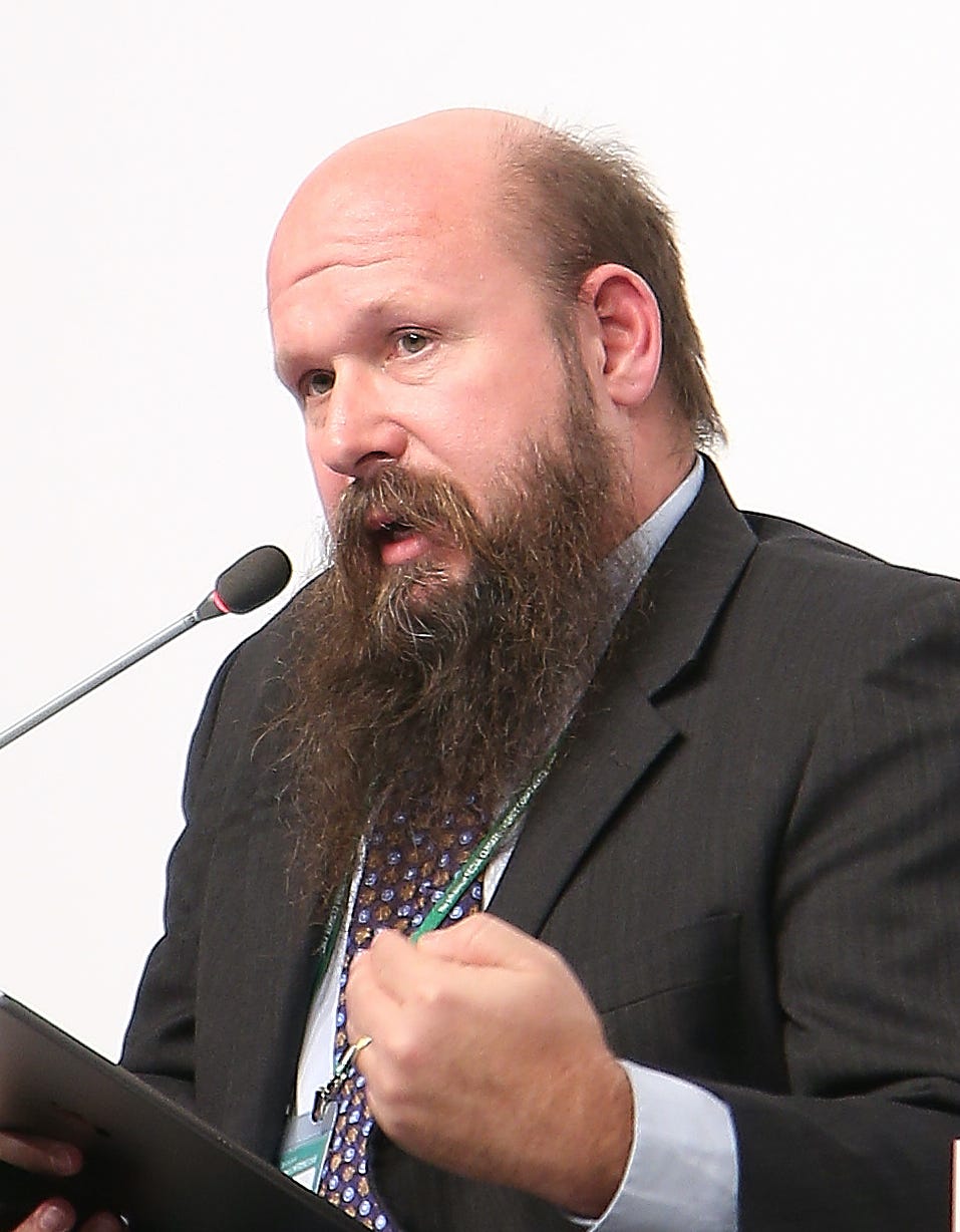 Tom Baumann – Medium