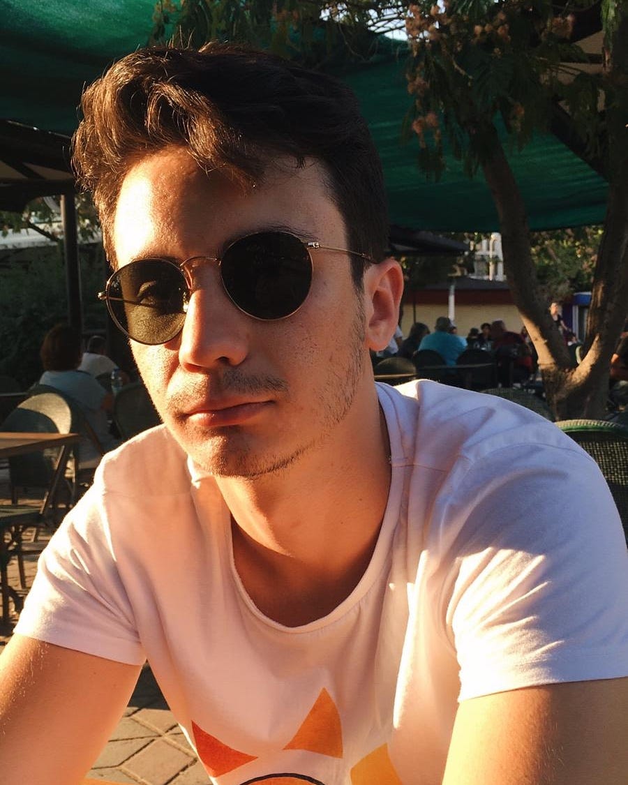 Umut Akter – Medium