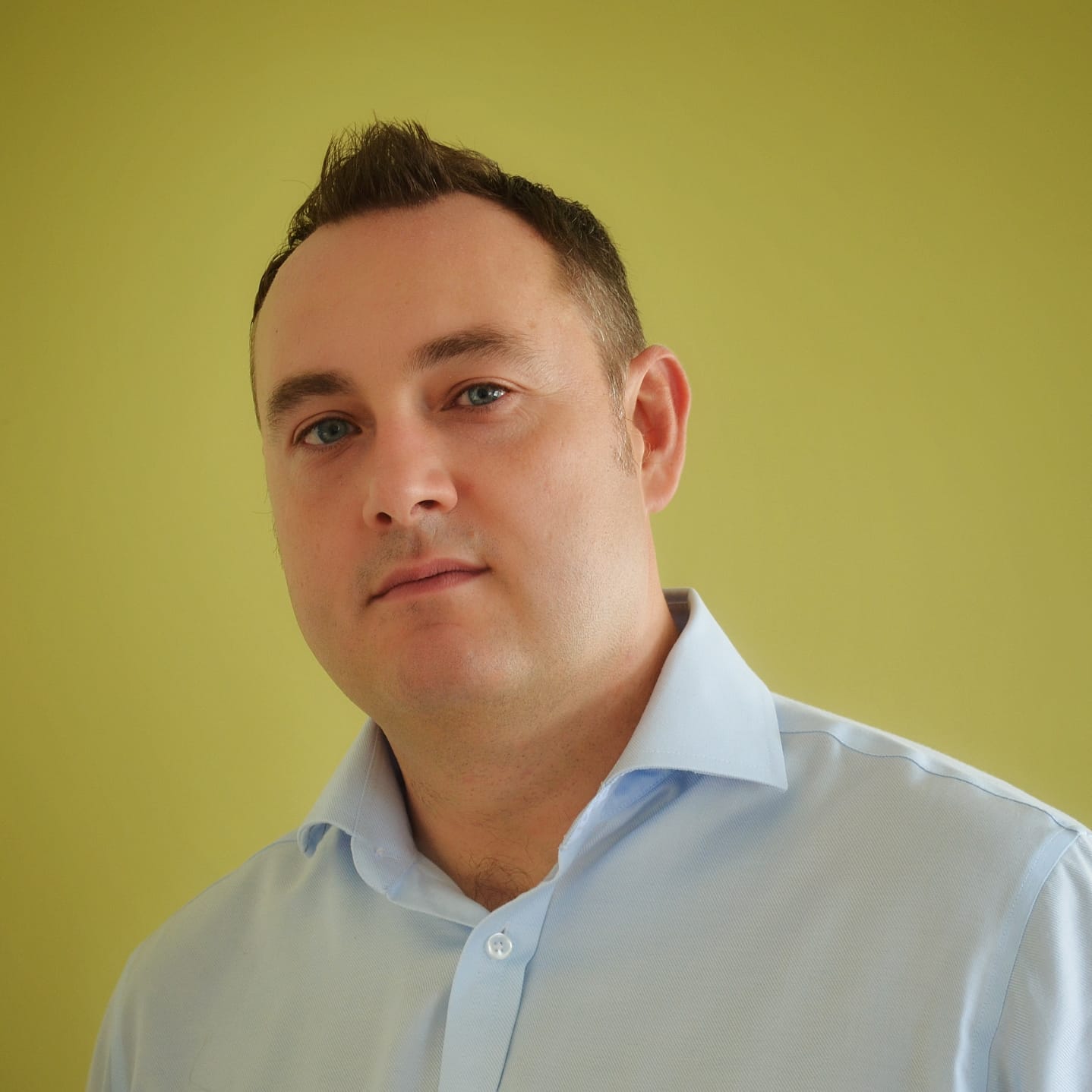 Andrew Garvey – Medium