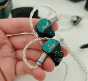 XENNS Mangird Top (2024) Review: 8BA+1DD Hybrid IEM | by Best iem | Medium