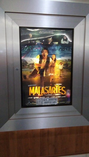 Ir ao Cinema Sozinho. Há poucas semanas, por um acaso eu… | by iuri | Medium