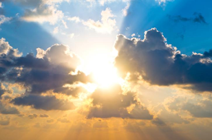 De donde viene la luz?. Luz natural proviene del sol. La… | by paulo ...