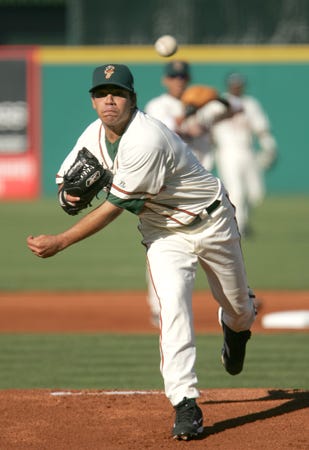 Another win for a ‘crafty lefty’ | by MLB.com/blogs | Bill On Baseball