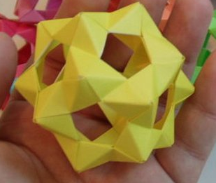 Modular Origami: 30 Unit PHiZZ Ball | by myang22 | Digital Culture 2016 ...