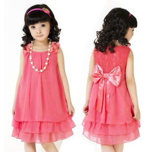 Right Girls Dresses For Your Kids | by PakRobeWorld | Medium