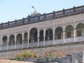 Nawalgarh: City of Hawali’s. I was taking position with my camera in ...