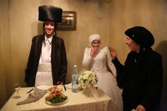 Her Stunningly Intimate Photographs Of Hasidic Life | by Yiddish Forward/פֿאָרווערטס | Yiddish ...