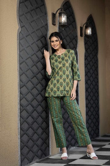 Elevate Your Ethnic Look with Stylish Short Kurta Sets for Women ...