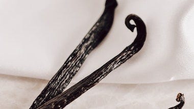 Benefits of Vanilla Extract and Applications in the Market | by Carrie ...