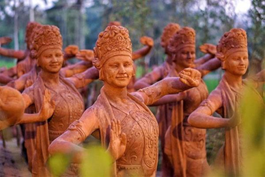 Menilik Pesona Seribu Patung Gandrung di Kaki Gunung Ijen | by Natasya ...