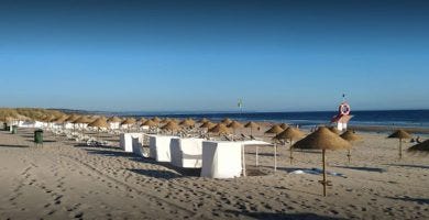 Praia da Mata. A Praia da Mata está situada na extensa… | by Costa da ...