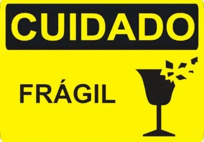 OBJETO FRÁGIL. Tenha cuidado quebro facilmente num… | by Brenda Andujas ...