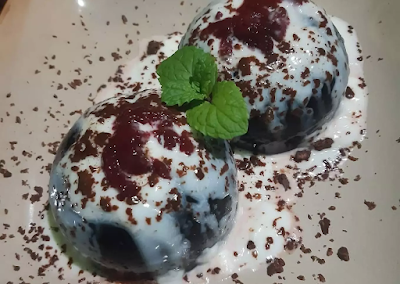 Homemade Chocolate Pudding with Vanilla Vla Sauce: A Classic and ...