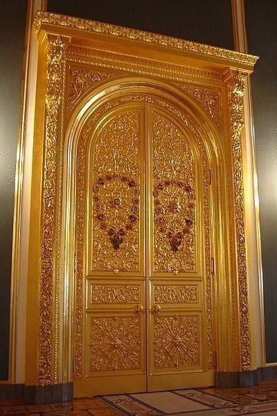 Pintu Emas Tua. Pagi ini, masih sama seperti hari-hari… | by alfaruqi ...