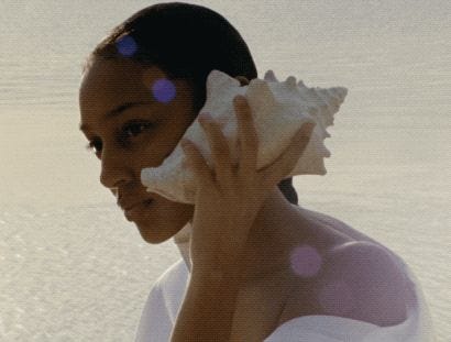 Deniz Kabuğu. "Bayım! Bakar mısınız?" Genç kız, ayak… | by bal bocegi ...