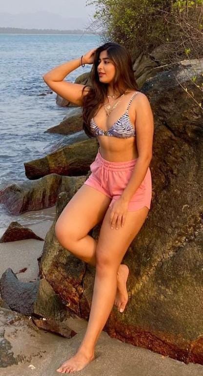 Riya →Call Girls in Huda City Centre Metro Station(Delhi)→97111⚡47426 → ...