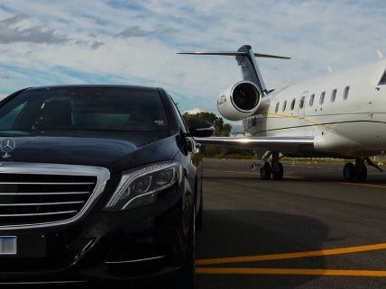 LaGuardia Airport, New York Car Service | by AA Limo Worldwide | Nov ...