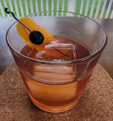 Mastering the Classics: Crafting the Quintessential Old Fashioned | by ...